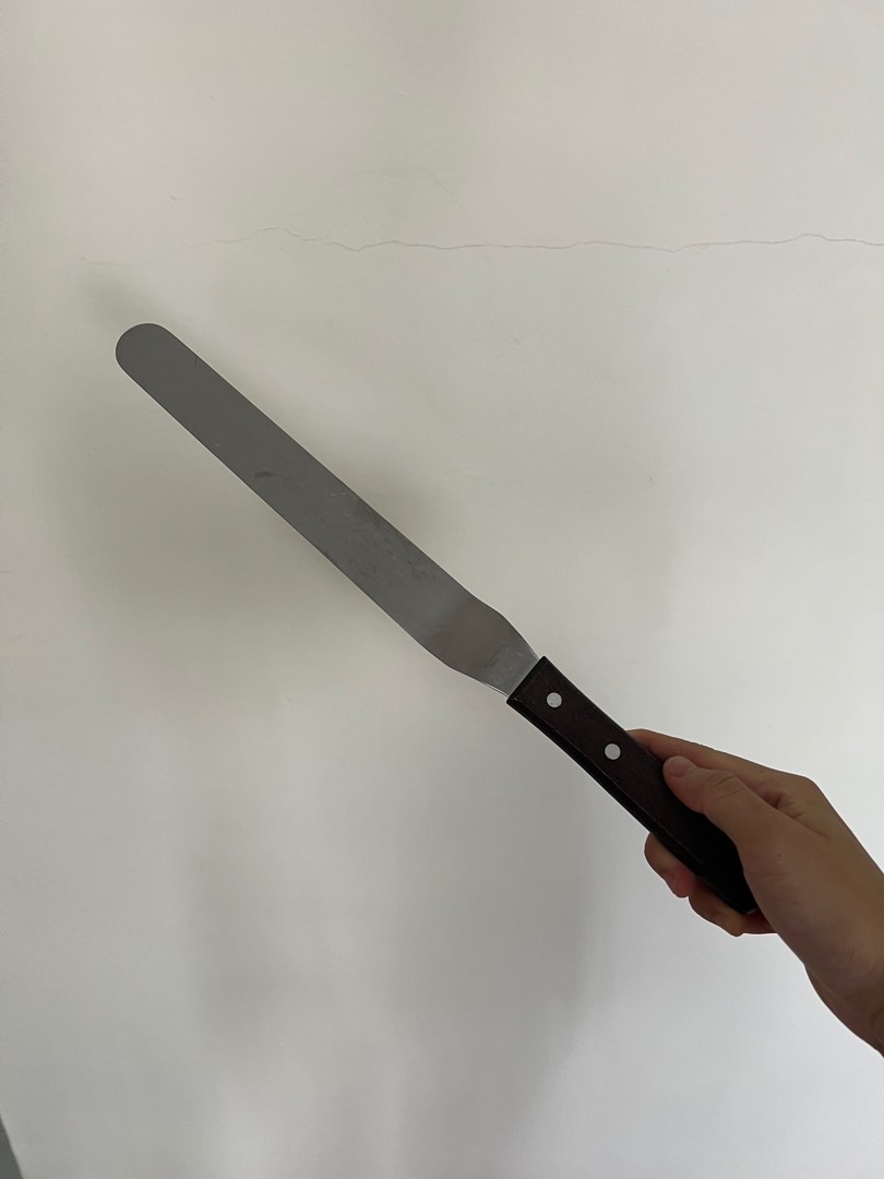 Cake spatula 8 inch , angled, Furniture & Home Living, Kitchenware ...
