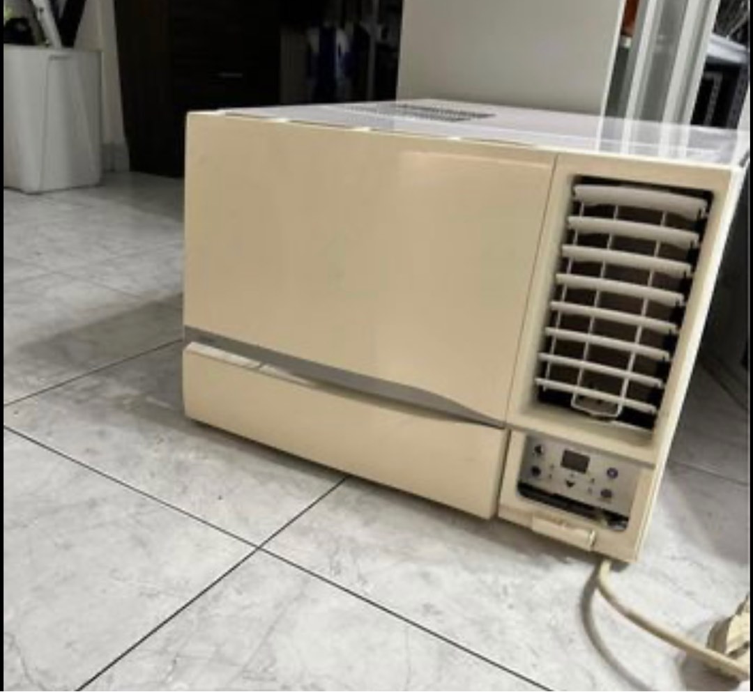 Carrier Aircon Window Type, TV & Home Appliances, Air Conditioning and ...