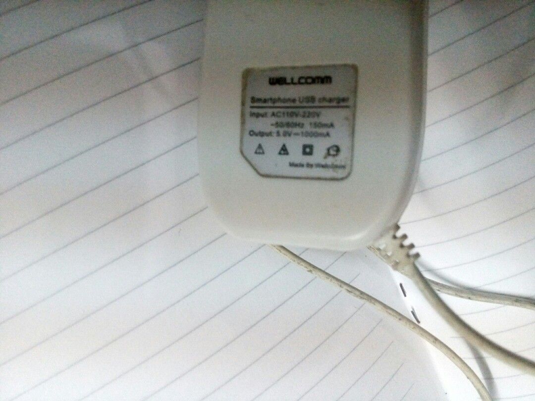 charger welcomm mulus jalan normal, Elektronik, Lainnya di Carousell