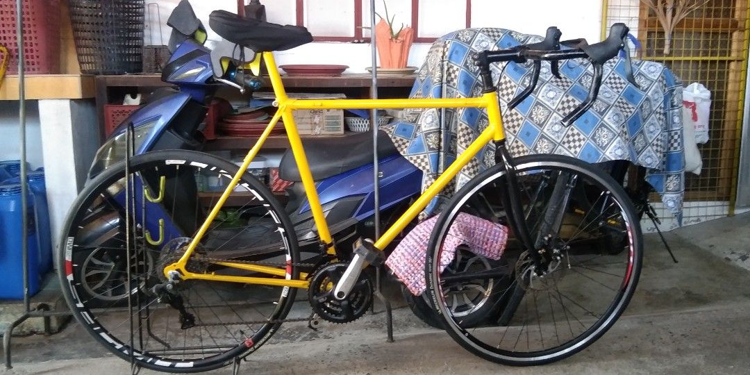 CHROMOLY VINTAGE FRAME LUGGED TYPE ROAD BIKE, Sports Equipment ...