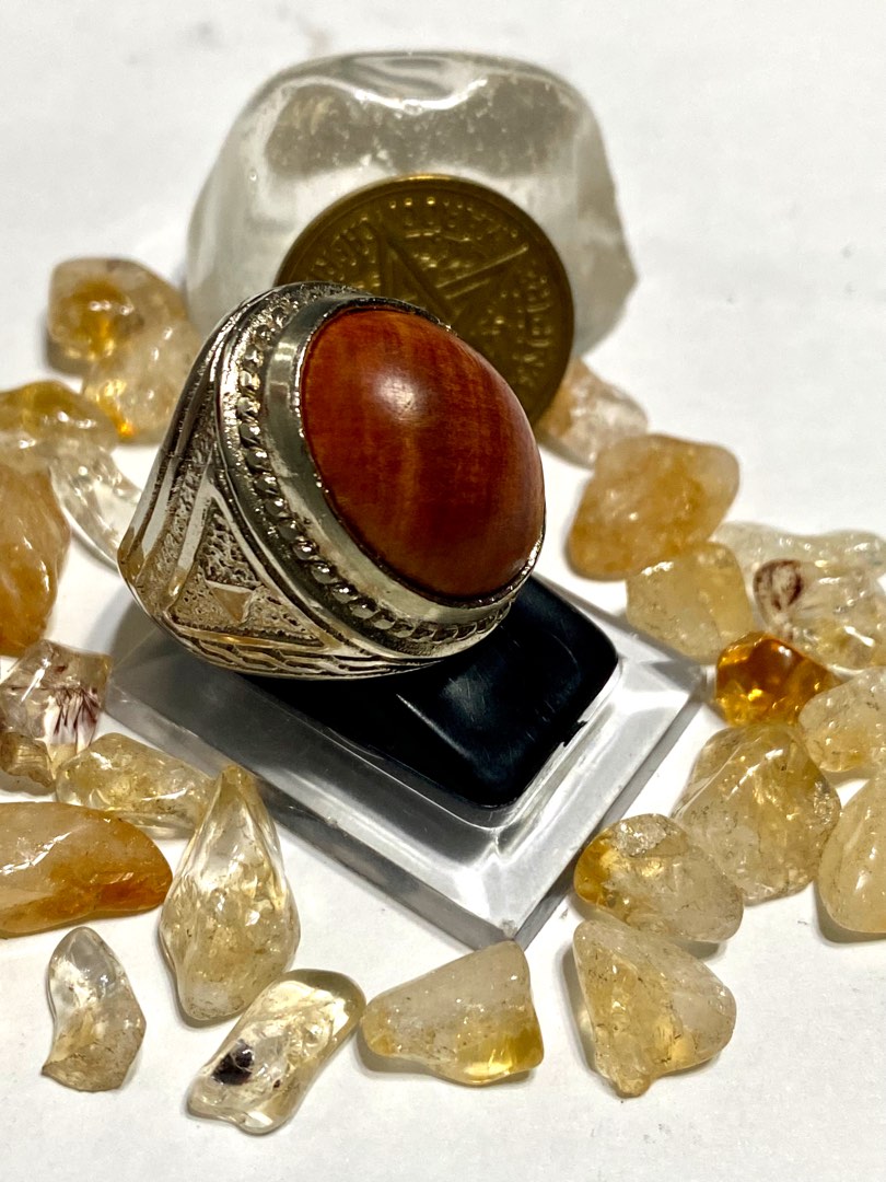 Cincin Raja Kayu Asli ( Men’s Agathis Ring ), Women's Fashion, Jewelry ...