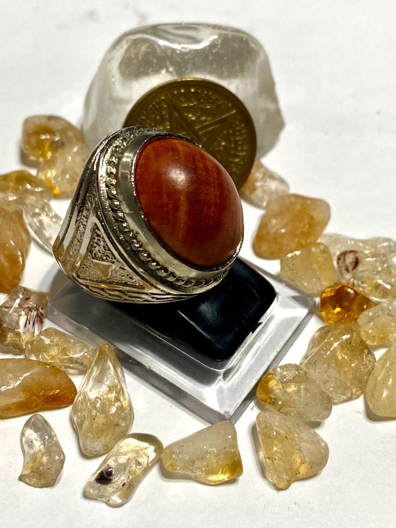 Cincin Raja Kayu Asli ( Men’s Agathis Ring ), Women's Fashion, Jewelry ...