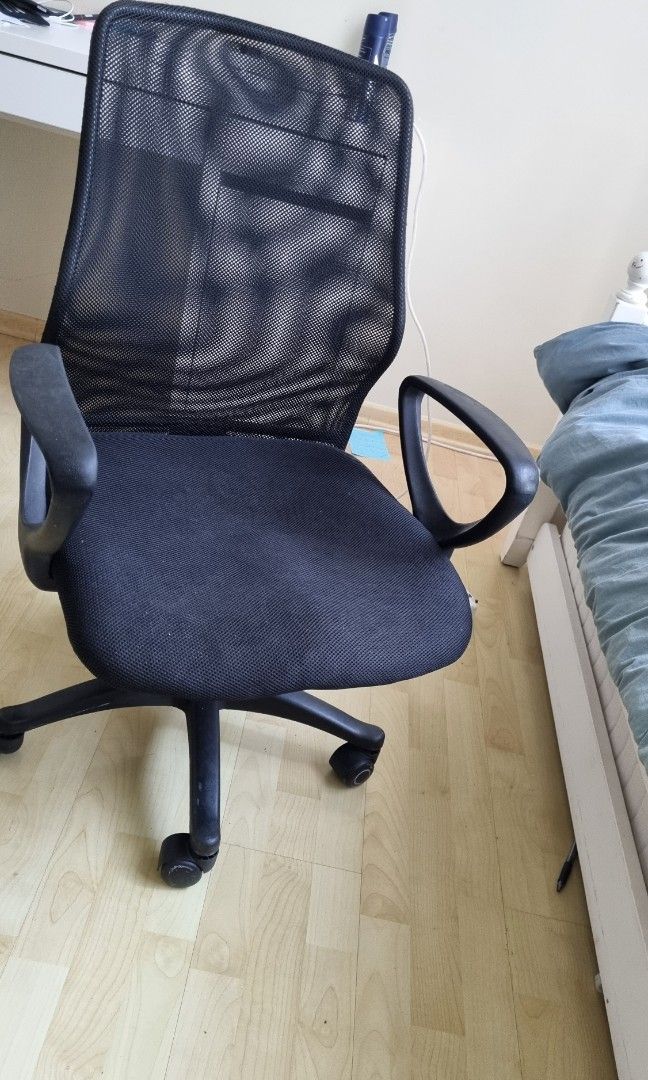 Computer Chair, Furniture & Home Living, Furniture, Chairs on Carousell