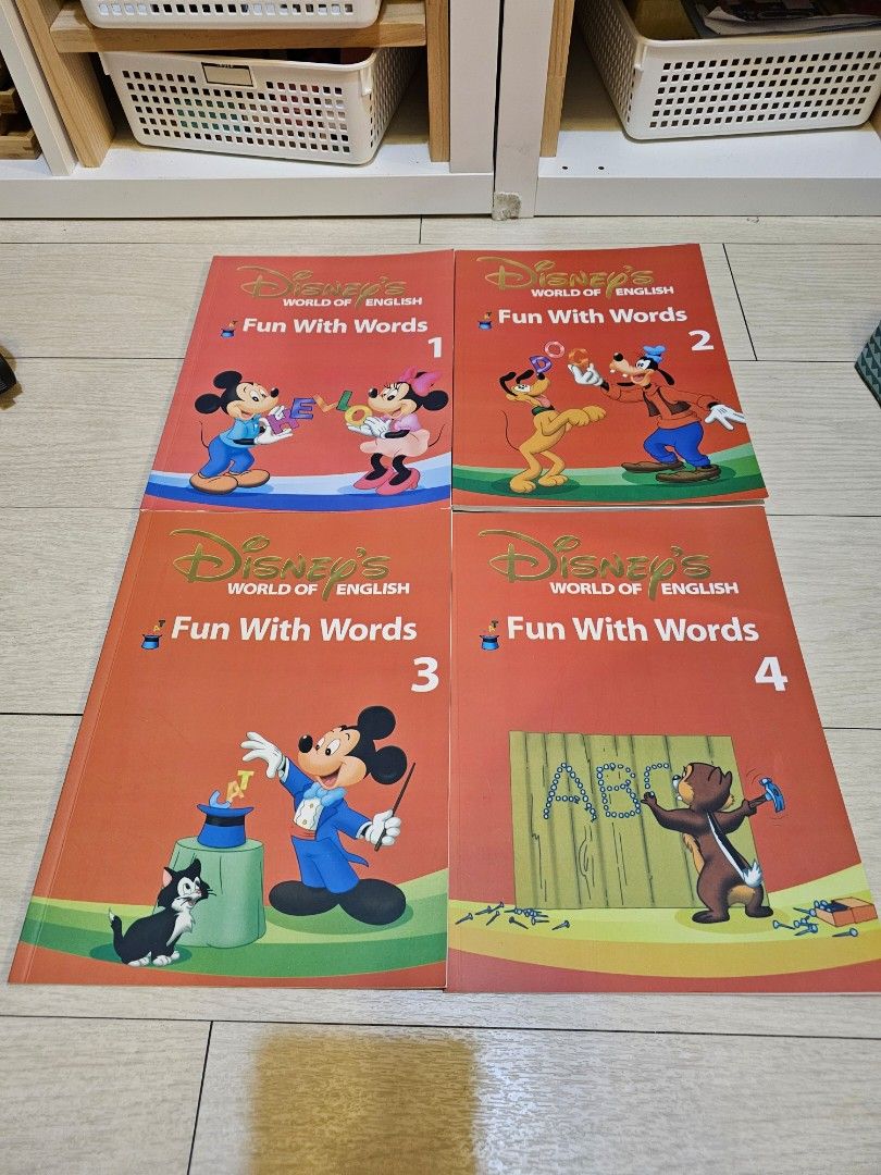 dwe disney world of english fun with words, 興趣及遊戲, 書本 & 文具, 小說及非小說 - Carousell
