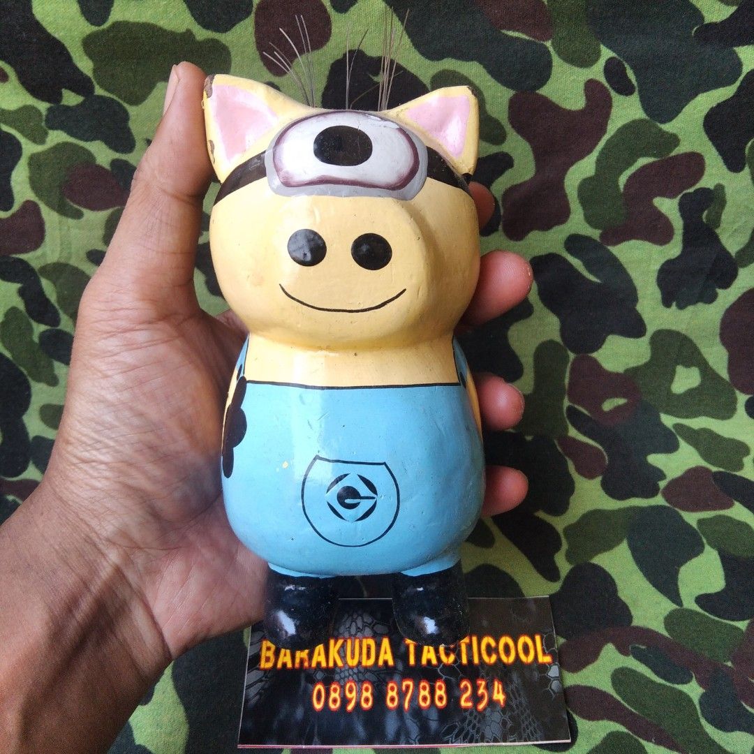 Figure Piggy Minion Patung Kayu Dajjal Berhala Bahan Kayu Iluminati ...