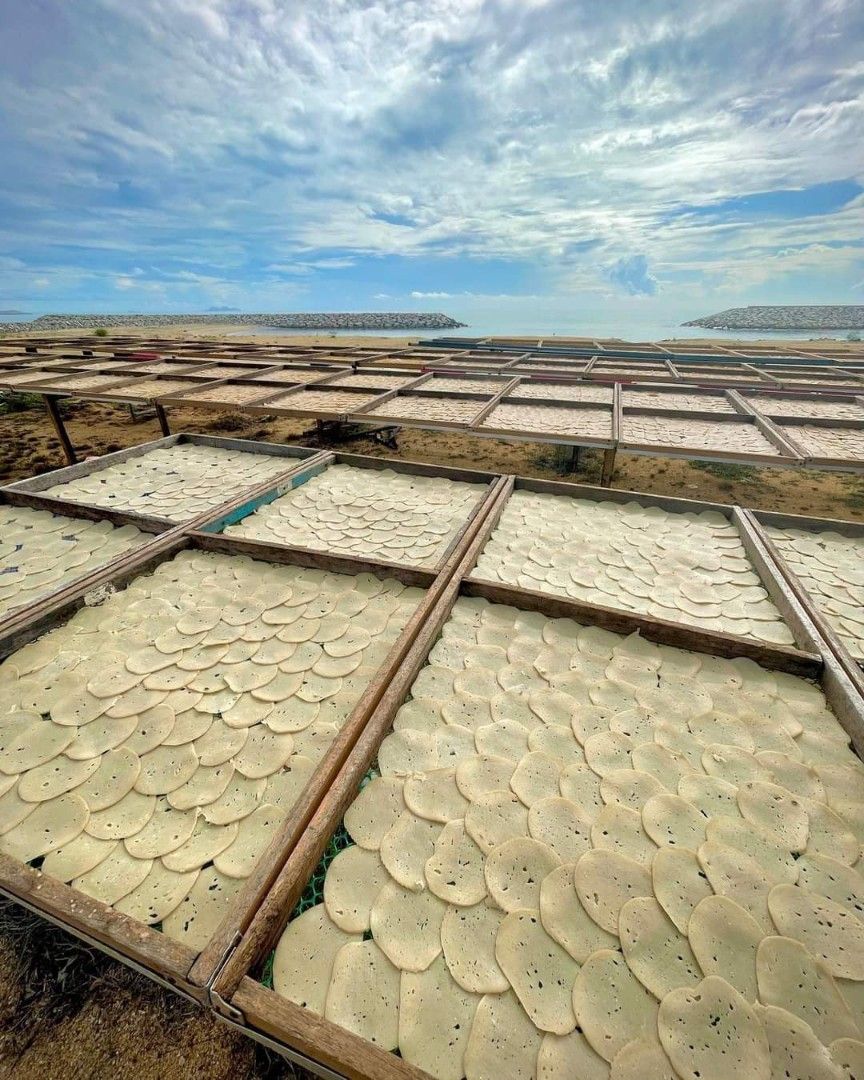 Fish cracker (Ah Wang), Food & Drinks, Fresh Produce on Carousell