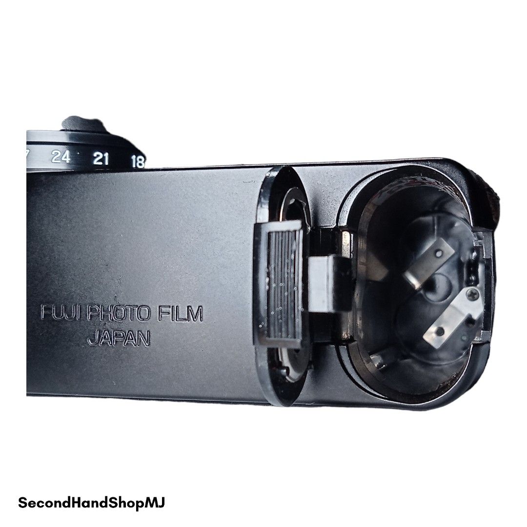 Fujifilm Flash Fujica Date 38mm F2.8 / 35mm Film Camera 1975 (Made in ...