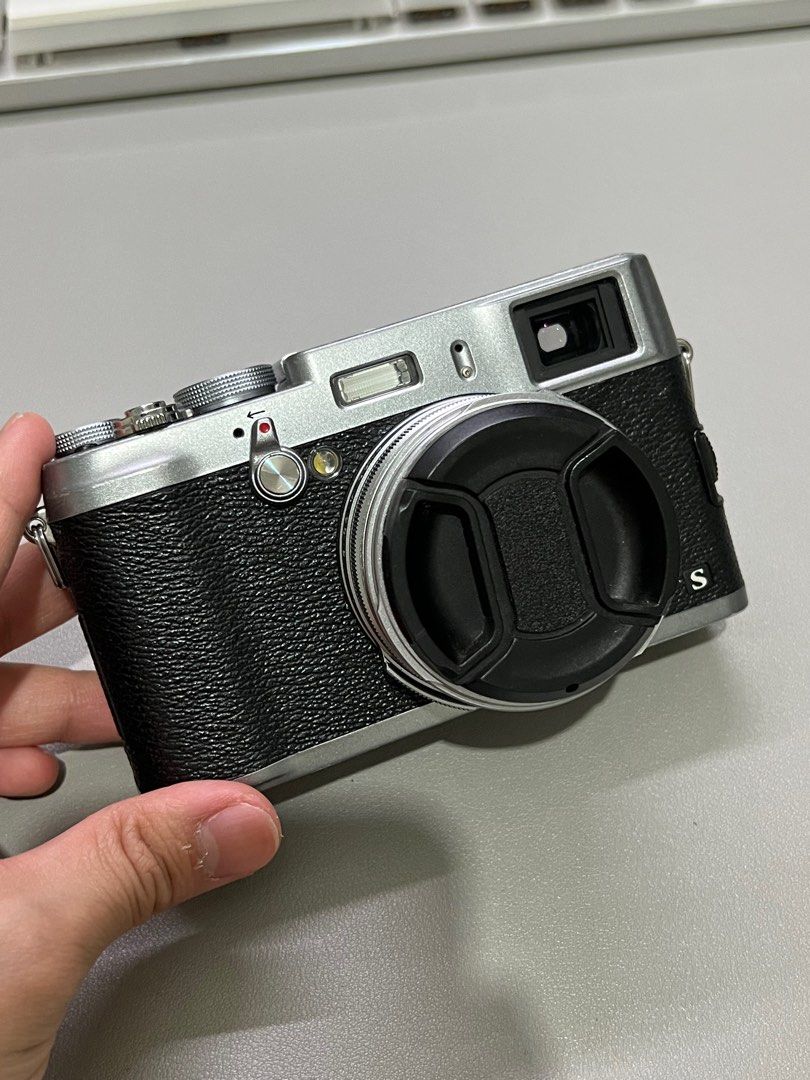 Fujifilm X100s Camera, Photography, Cameras on Carousell