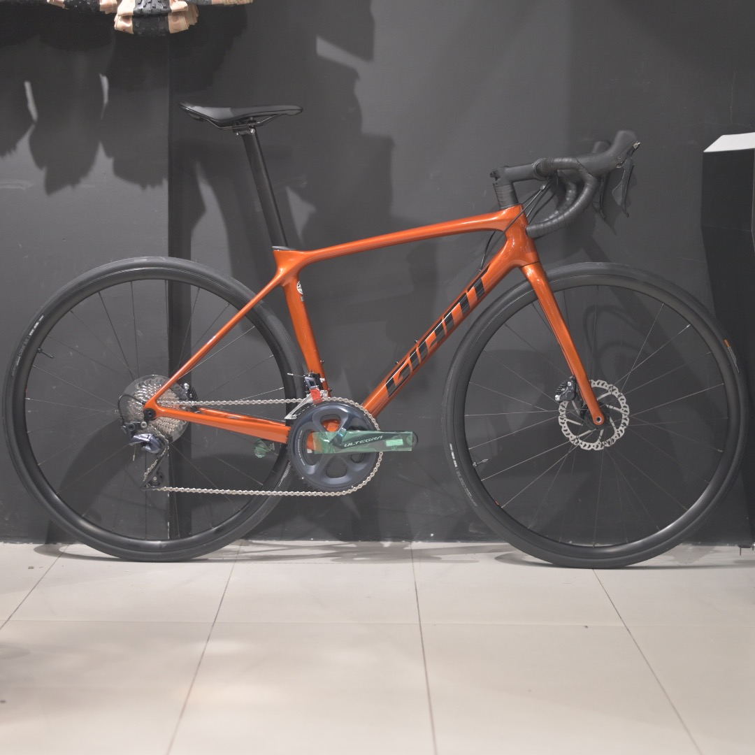 Giant TCR Advanced Disc 1 Pro Amber Glow Full Bike, Sports Equipment ...