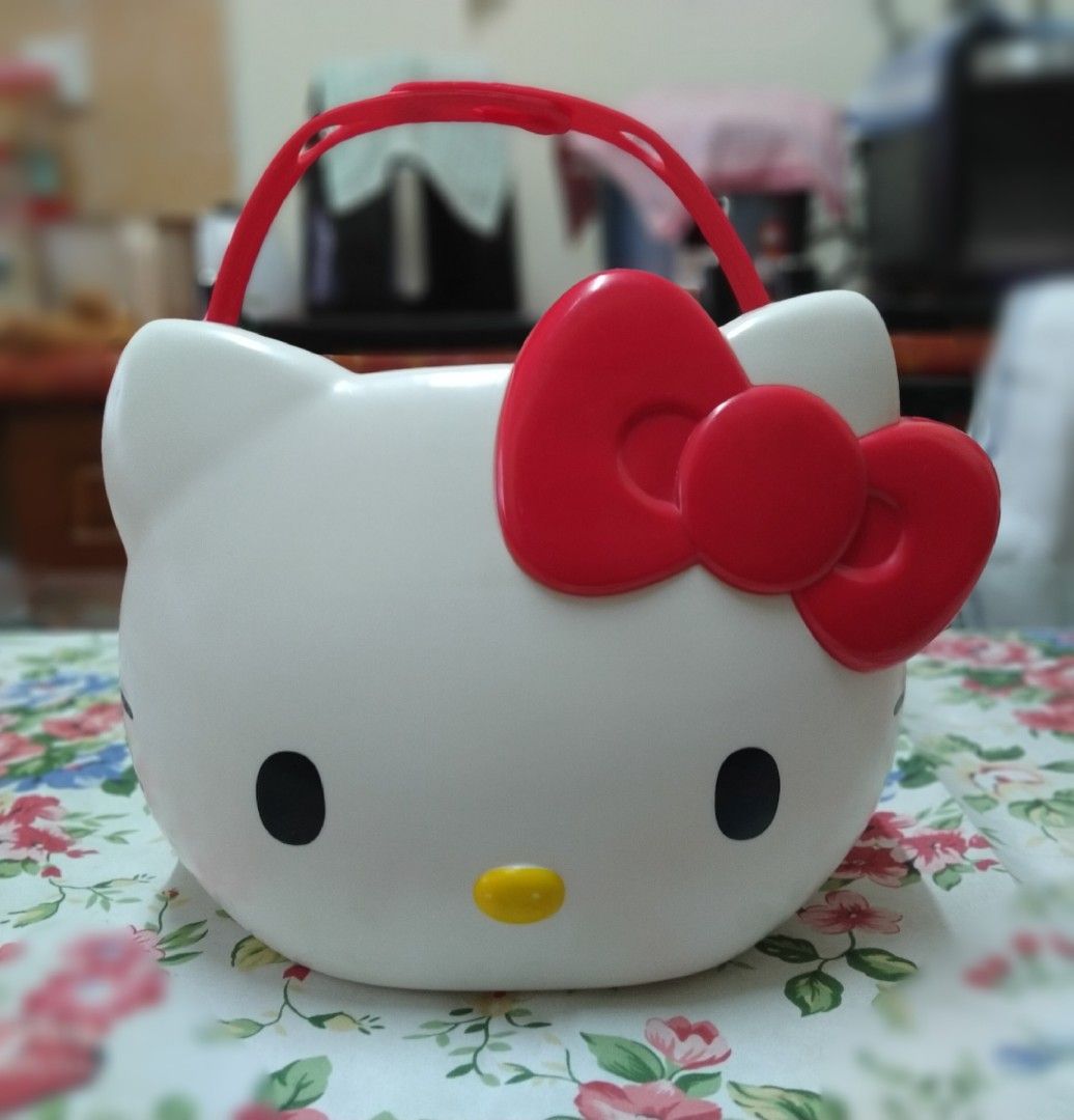 Hello Kitty Carrier, Hobbies & Toys, Collectibles & Memorabilia, Fan ...