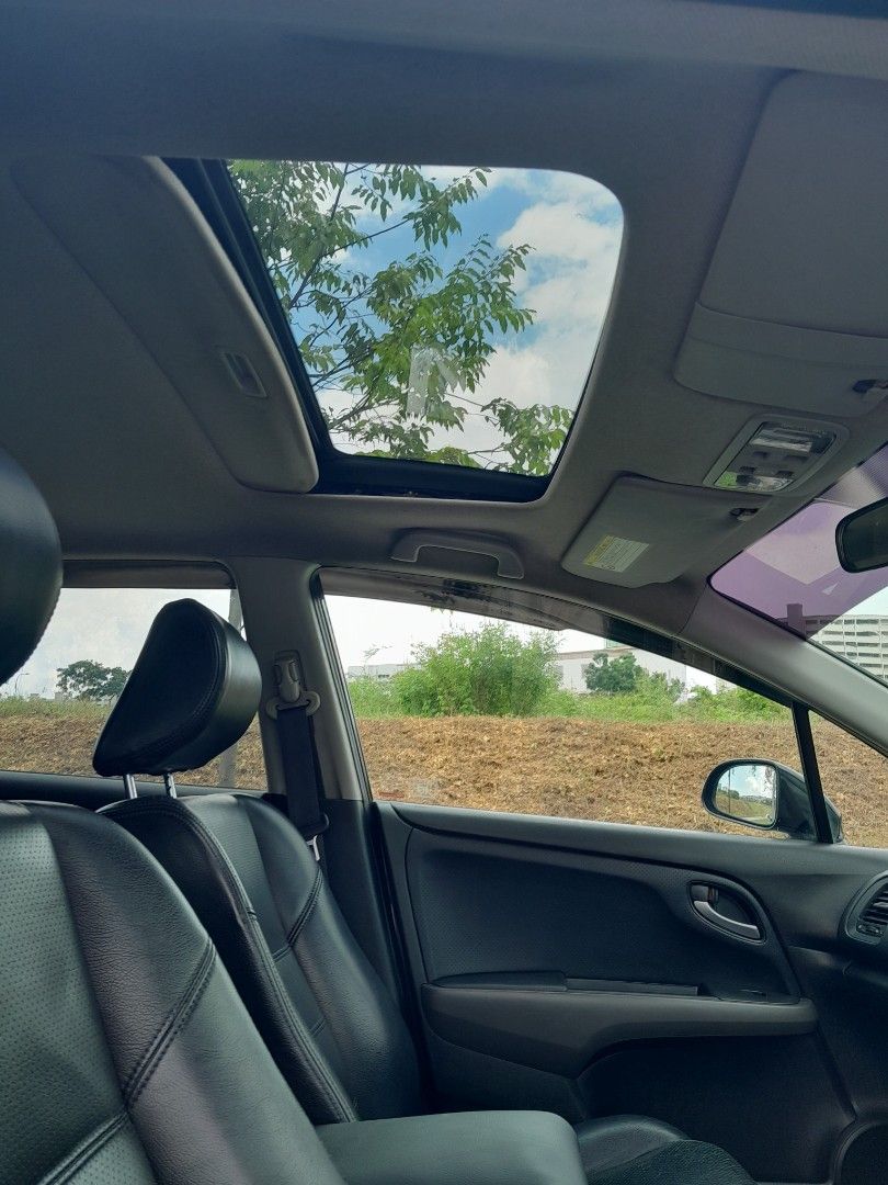 Honda Stream 1.8 RSZ Sunroof (A), Cars, Used Cars on Carousell