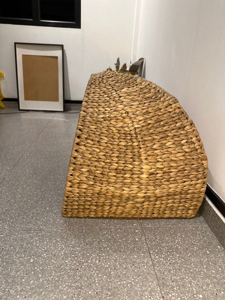 Island Living Pyramid Cat Bed, Pet Supplies, Homes & Other Pet ...