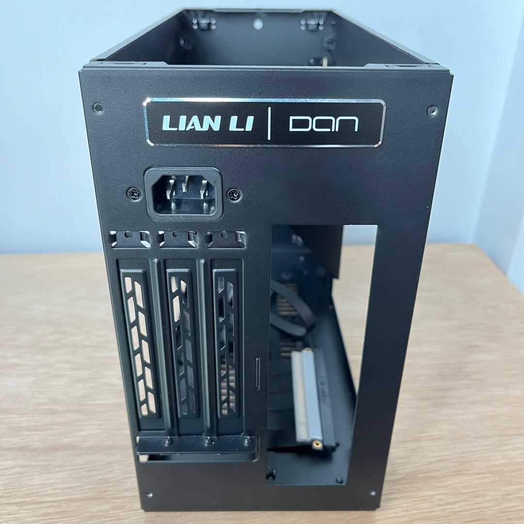Lian Li A4-H2O ITX SFF Case Black, Computers & Tech, Parts ...
