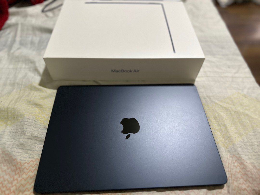 13” M2 Macbook Air Midnight - 8GB/256GB, Computers & Tech, Laptops ...