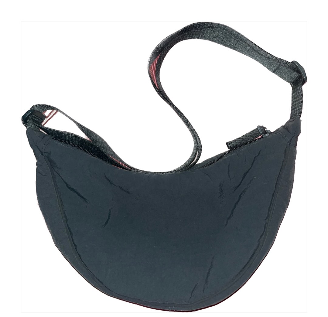 ORIG UNIQLO DUMPLING BAG FOREST GREEN on Carousell