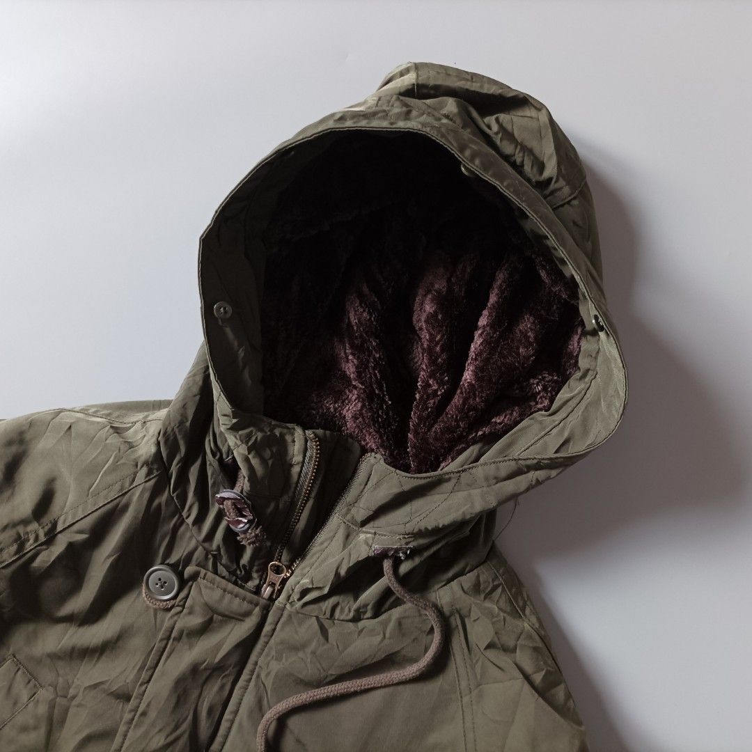 Parka GU uniqlo Army, Fesyen Pria, Pakaian , Baju Luaran di Carousell