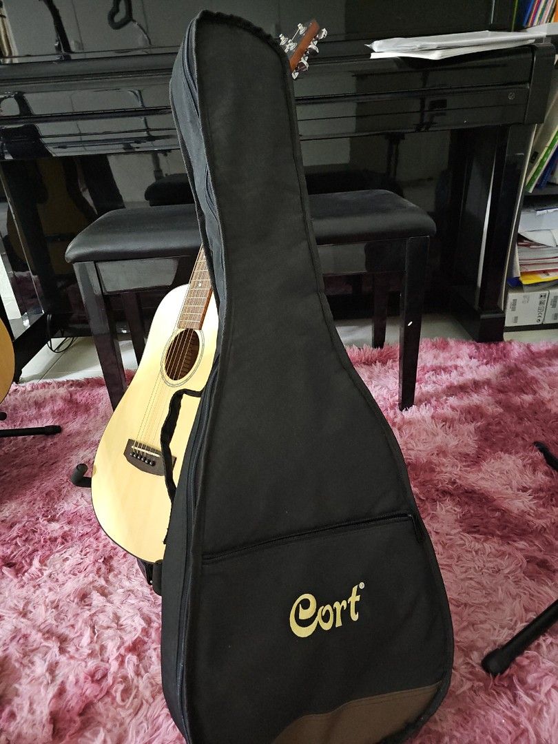 Pre-loved Cort ADMINI-OP Acoustic (Natural), Hobbies & Toys, Music ...