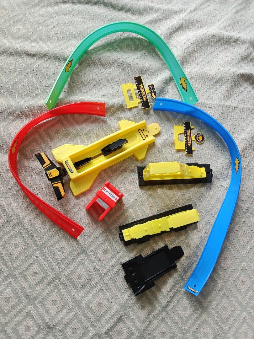 Racing car trail, Hobbies & Toys, Toys & Games on Carousell