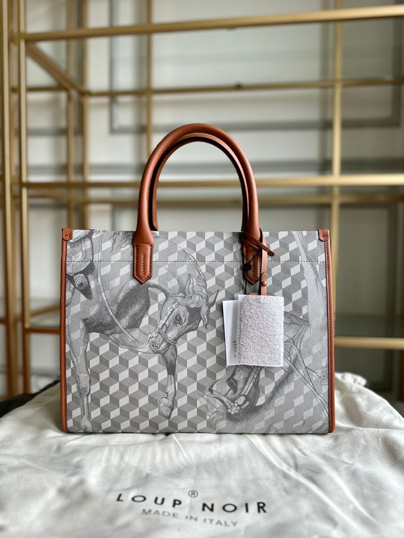 Reprice BRAND NEW 2023 Loup noir spiaggia tote, Barang Mewah, Tas ...