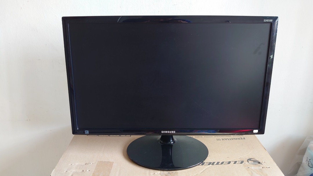 Samsung S24D300, Computers & Tech, Parts & Accessories, Monitor Screens ...