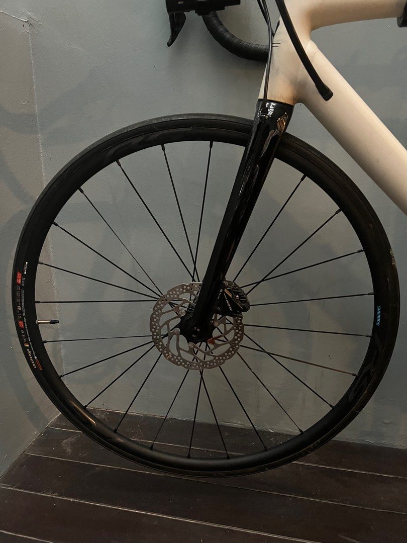 Shimano RS 370 Wheelset Disc - with Challenge Elite XP tires, Sports Equipment, Bicycles & Parts ...