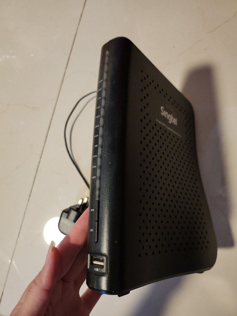Singtel WiFi router, Everything Else on Carousell