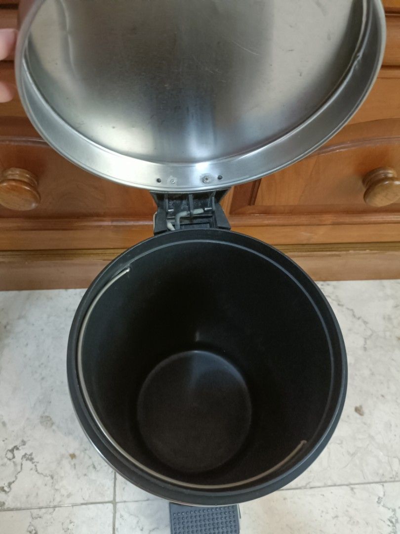 Sleek tall metal design rubbish bin dustbin trash bin, Furniture & Home ...