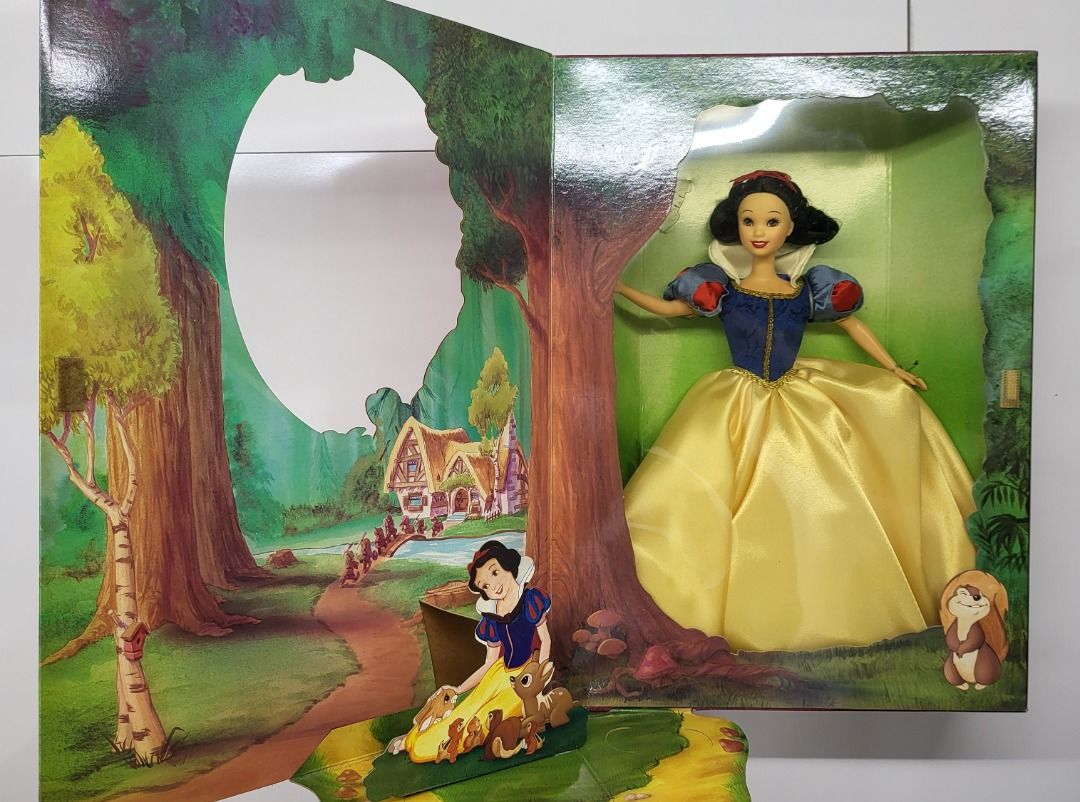 Snow White Barbie (Signature Collection), Hobbies & Toys, Memorabilia ...