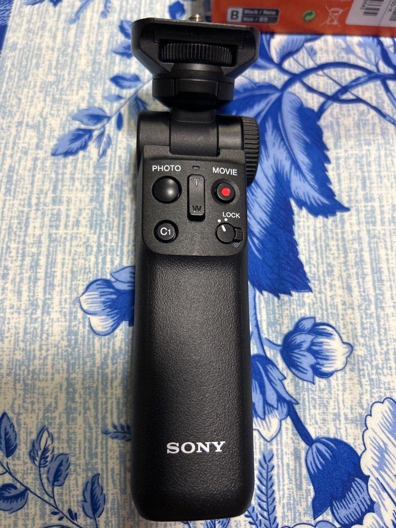 Sony ZV-1 with GP-VPT2BT and extra battery pack, Photography, Cameras ...