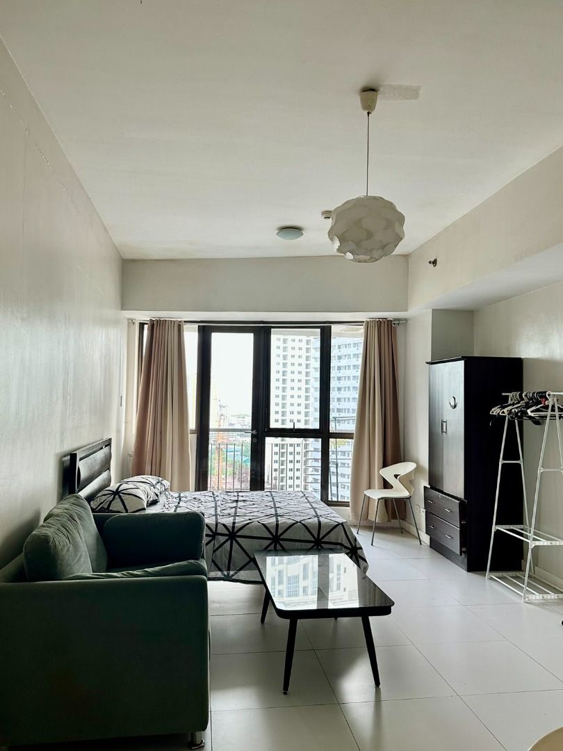 Studio Unit with Balcony FOR LEASE at KL Tower Legazpi Village Makati ...