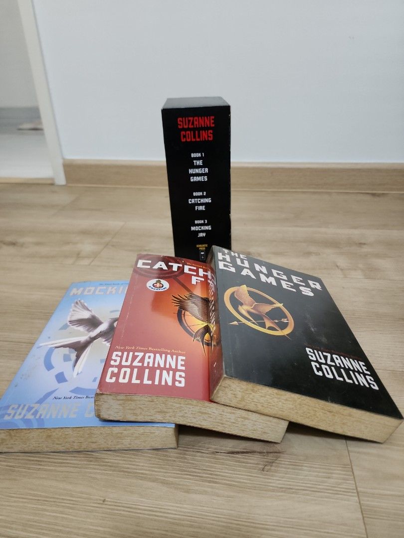 The Hunger Games Trilogy (Suzanne Collins), Hobbies & Toys, Books ...