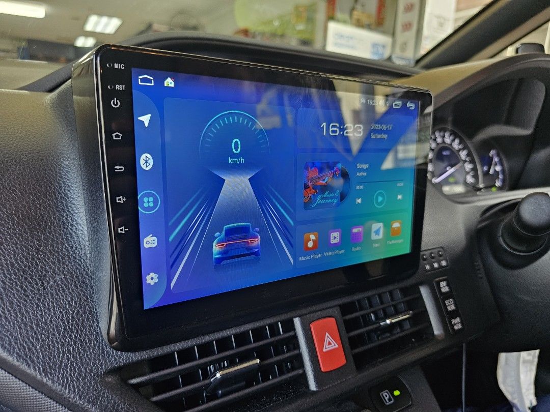 Toyota noah voxy android carplayer headunit, Car Accessories, Accessories on Carousell