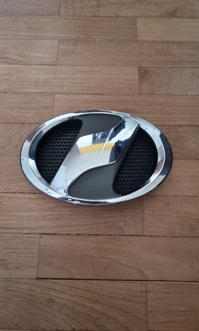 Toyota Vellfire 30 30 Series front emblem front logo, Car Accessories ...