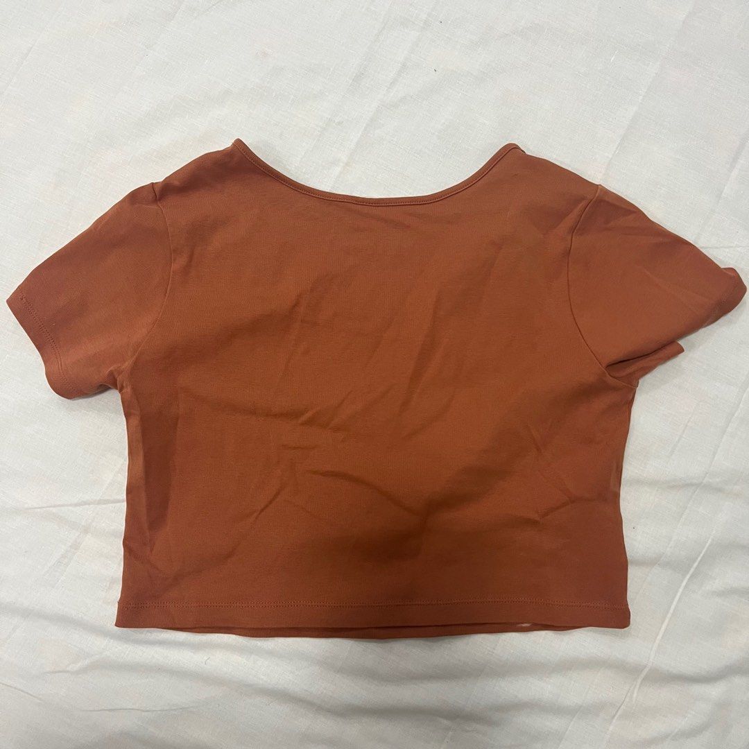 Uniqlo Crop top on Carousell