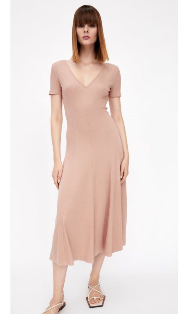 V-neck Ribbed Dress, Women's Fashion, Dresses & Sets, Dresses on Carousell