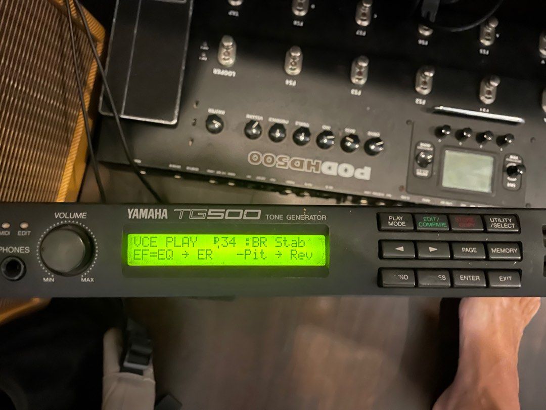 Yamaha TG500 rack synth module, Hobbies & Toys, Music & Media, Musical ...