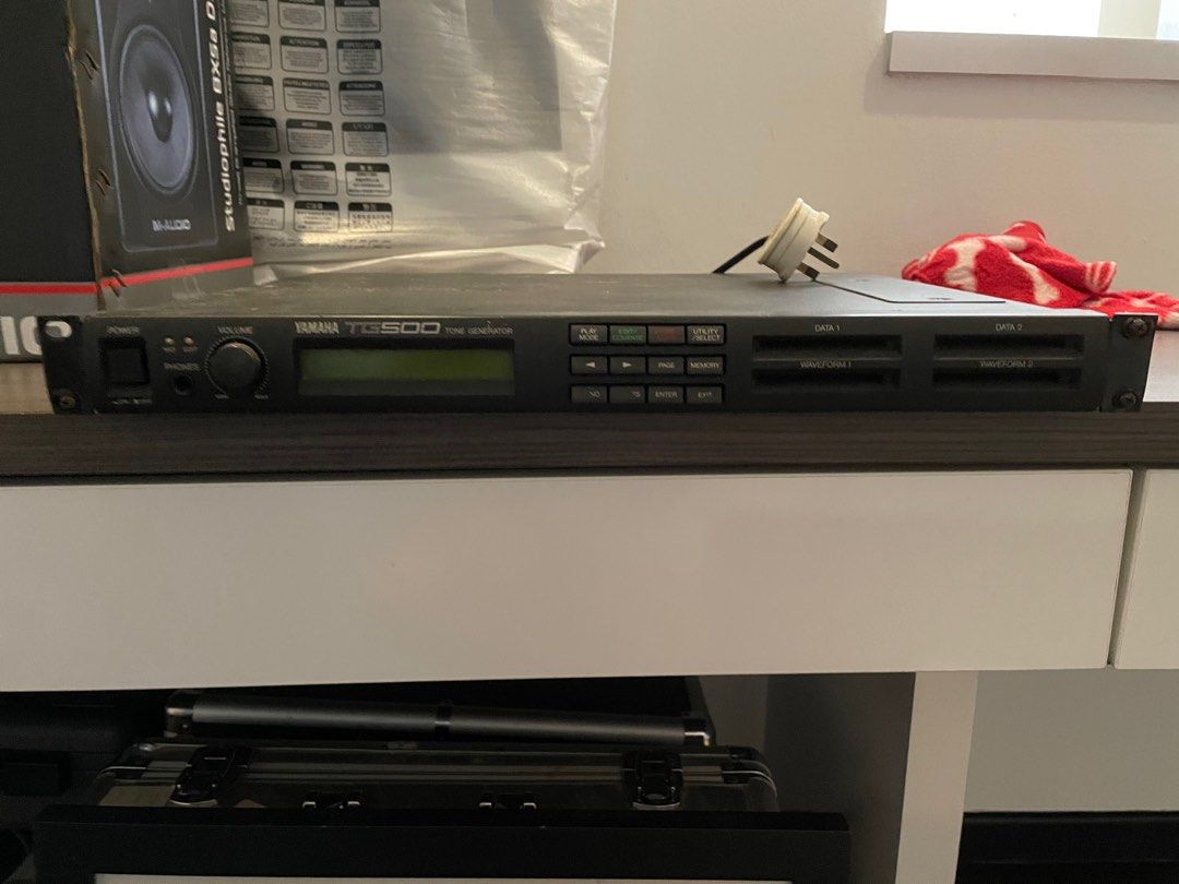 Yamaha TG500 rack synth module, Hobbies & Toys, Music & Media, Musical ...