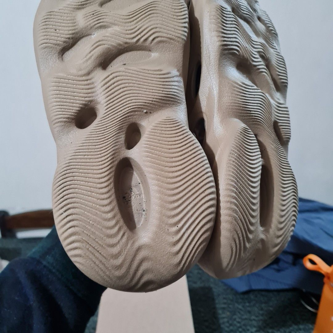 Yeezy Foam runner clay on Carousell