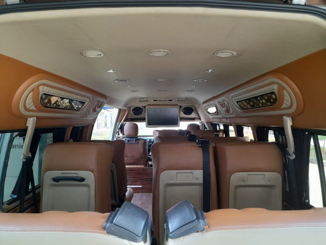 13 Seater Hiace Commuter Minibus for long term rental, Cars, Commercial ...