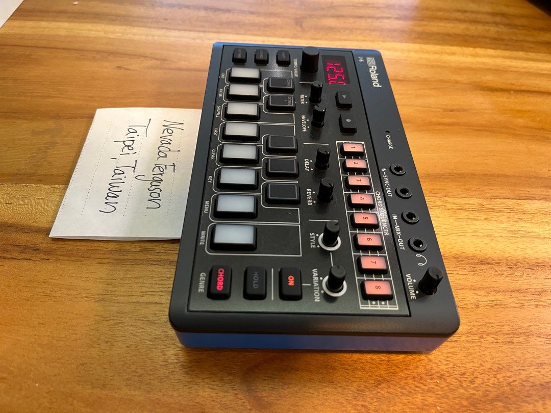 9/10 Roland J6 Chord machine w/Juno 69 sounds. Comes with original box ...