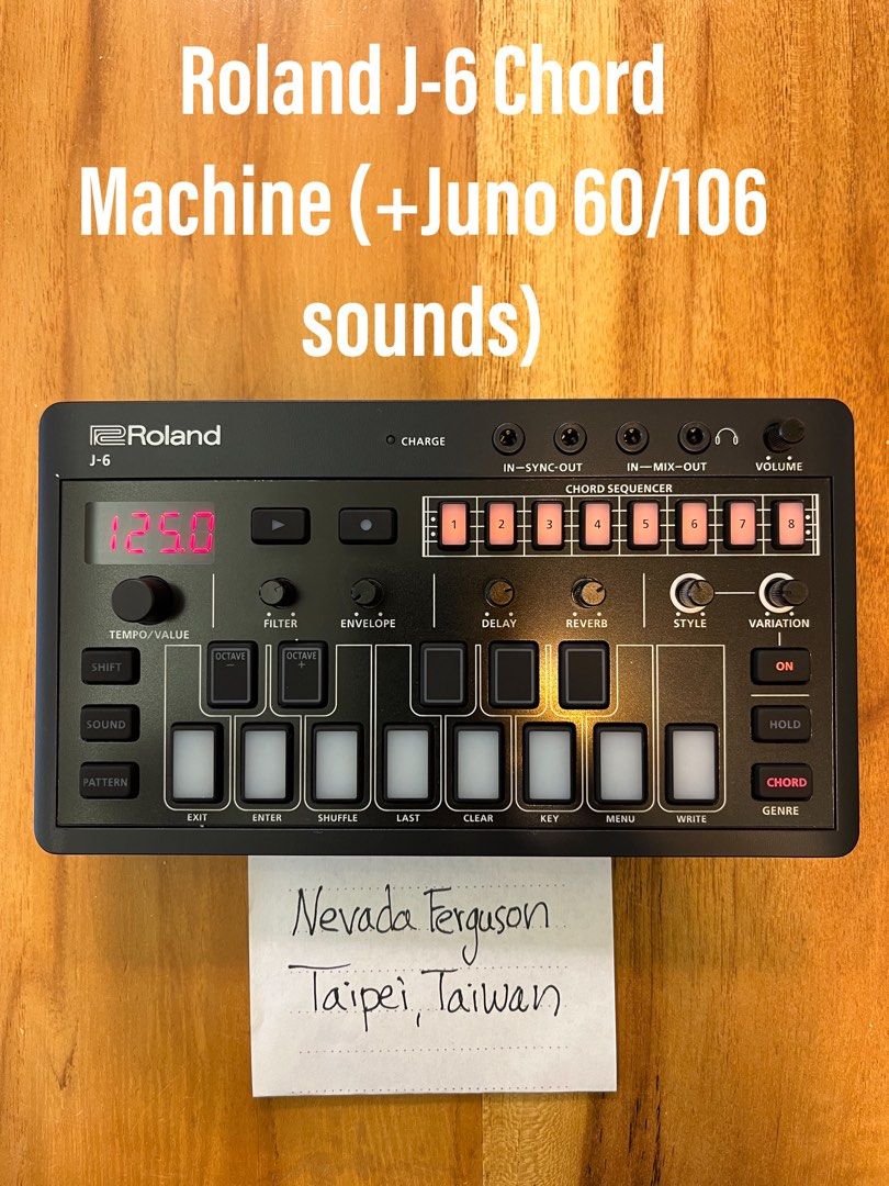 9/10 Roland J6 Chord machine w/Juno 69 sounds. Comes with original box ...