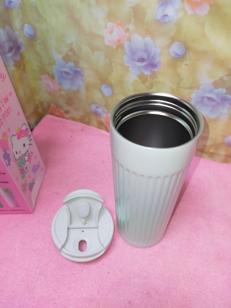 三麗鷗 Hello Kitty 優雅咖啡保溫杯 保冰保溫杯 咖啡杯 304不鏽鋼杯 咖啡保溫瓶 500ml, 家具及居家用品, 廚具和餐具, 水杯、水壺在旋轉拍賣