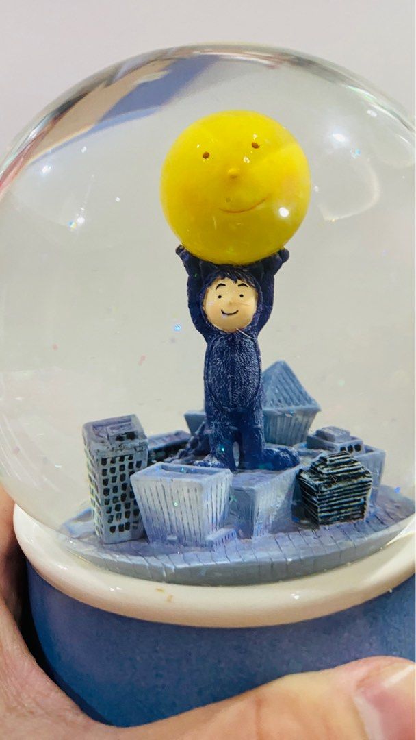 Authentic Jimmy Music Crystal ball, Furniture & Home Living, Home Decor ...