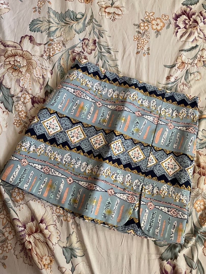 Aztec Mini Skirt (not Zara), Women's Fashion, Bottoms, Skirts on Carousell