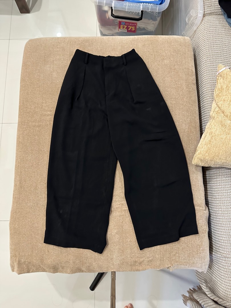 Celana Kulot Bahan Hitam Uniqlo on Carousell