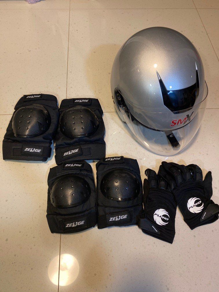Class 2B learner equipment. Helmet, gloves, elbow and knee pads ...