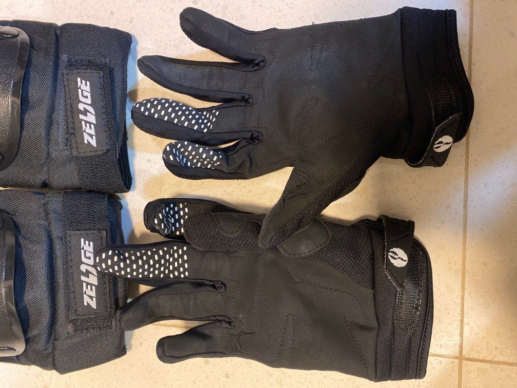 Class 2B learner equipment. Helmet, gloves, elbow and knee pads ...