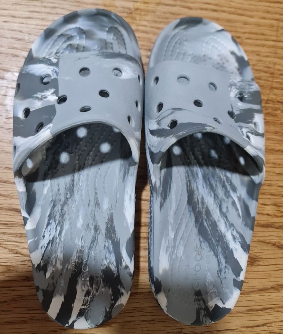 Crocs Classic Camo Slide, Men's Fashion, Footwear, Slippers & Slides on ...