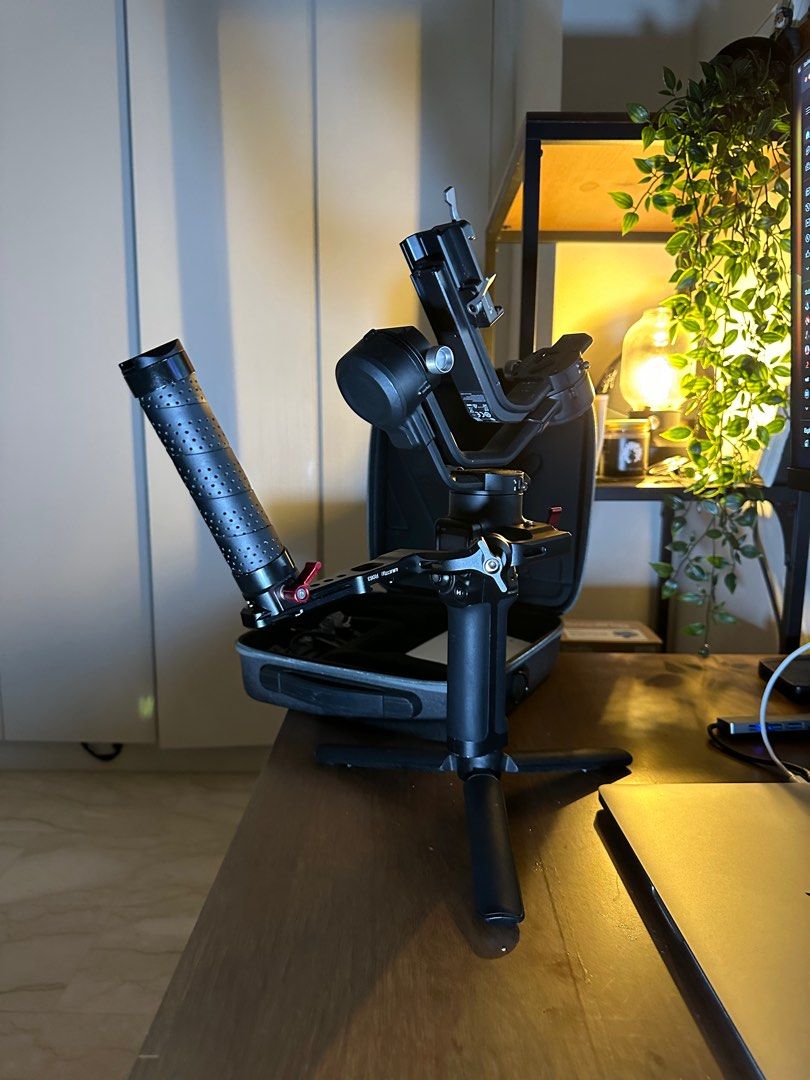DJI RSC2 Gimbal with Extra Hand Grip and Case, Photography, Photography ...