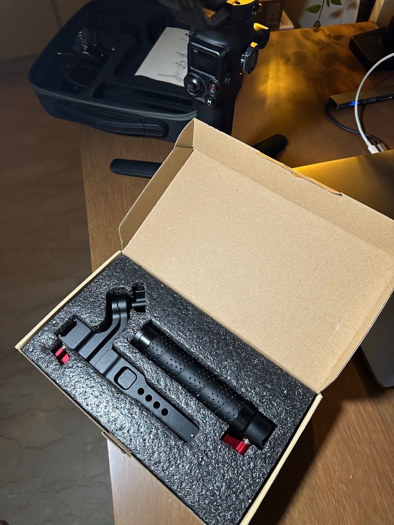 DJI RSC2 Gimbal with Extra Hand Grip and Case, Photography, Photography ...